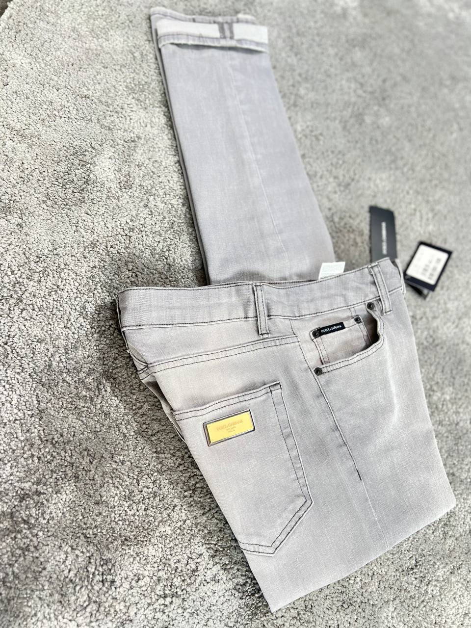 Timeless Denim Elegance – Paolo Rossini